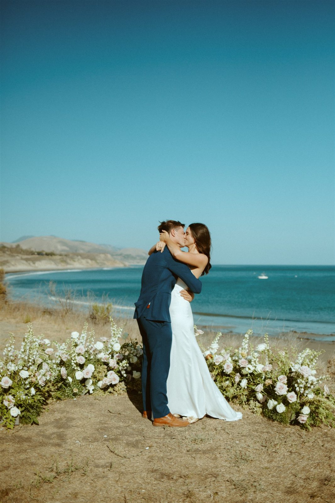 Phoebe + Alex | Private Estate - crownedevents.com